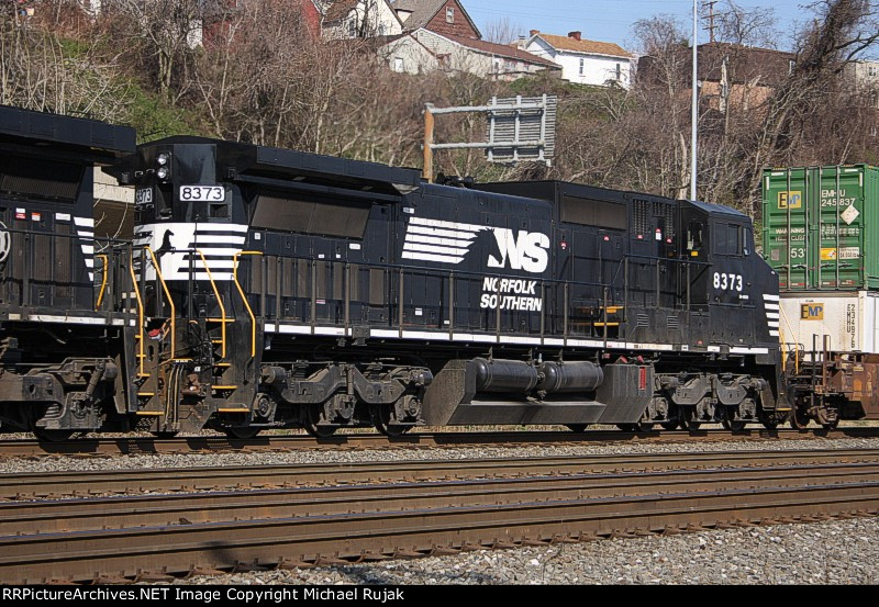 NS 8373